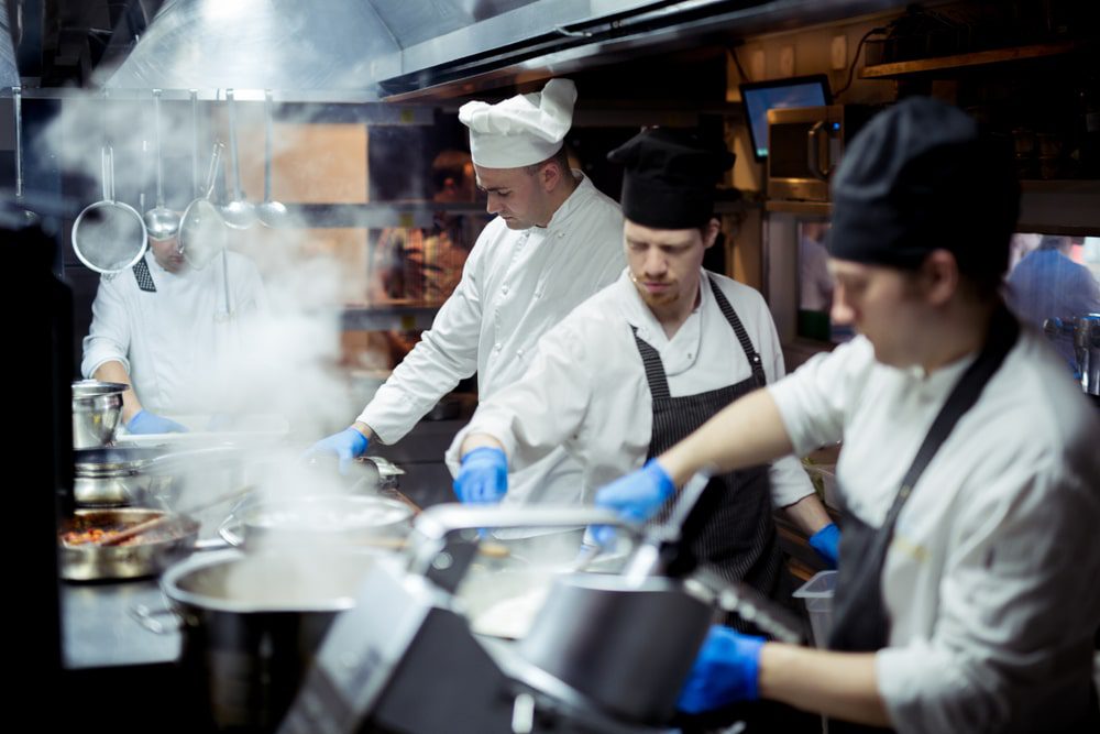 Marche en avant en cuisine : définition et mise en place | Article - eh ...